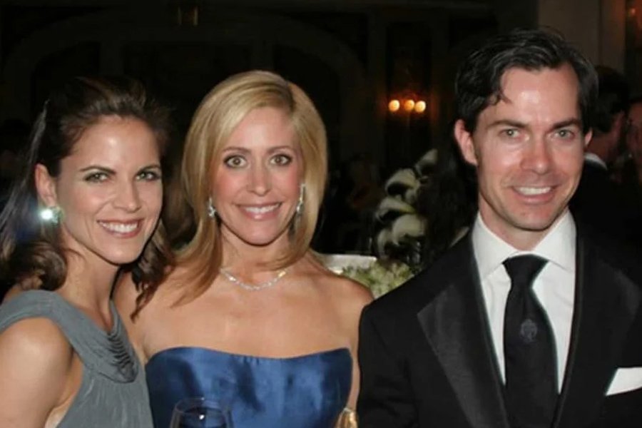 Quiet Pillar and Family Light: Janet Lee Constantine - The Artistic Mind